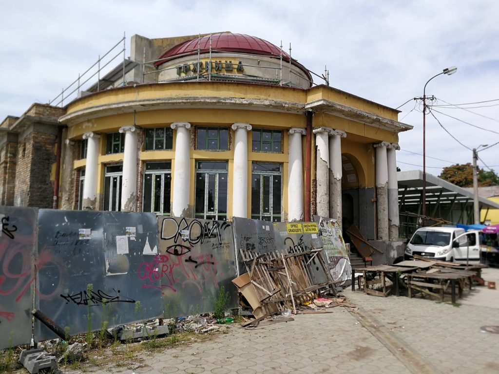 RASKINUT UGOVOR SA IZVOĐAČEM RADOVA NA GRADSKOJ TRŽNICI CENTAR? - Glas ...