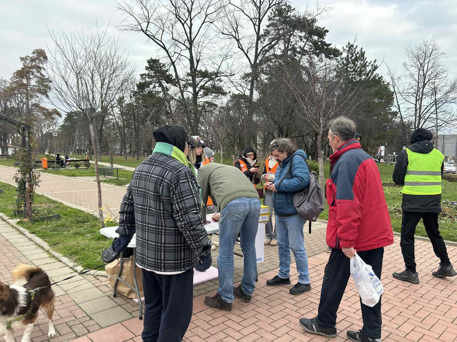 Prvi građani potpisali peticiju za prevremene izbore BLOG - Glas Šumadije